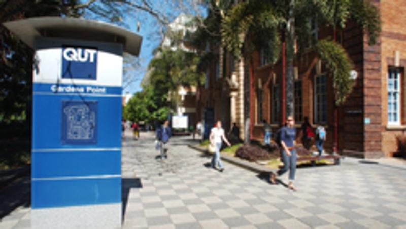 QUT - Year 12 students get a headstart on uni